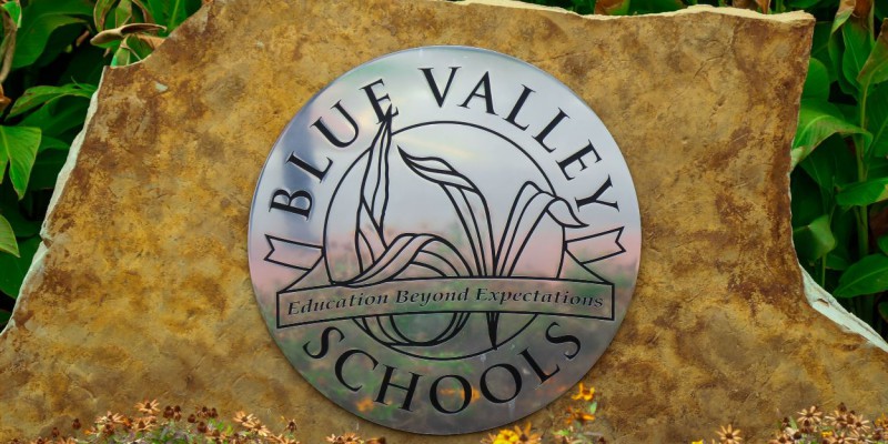 Trường Trung học Blue Valley School District | duhocnamphong.vn